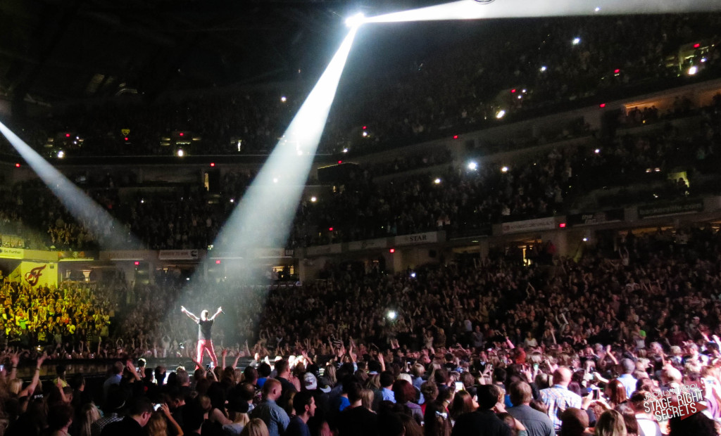 Maroon 5: V Tour Review - Stage Right Secrets