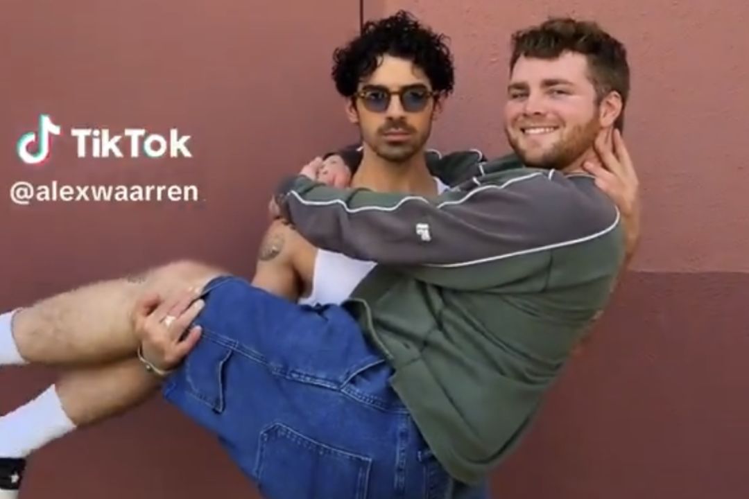 Joe Jonas and Alex Warren Give Debut Performance of ‘Burning House’: Watch